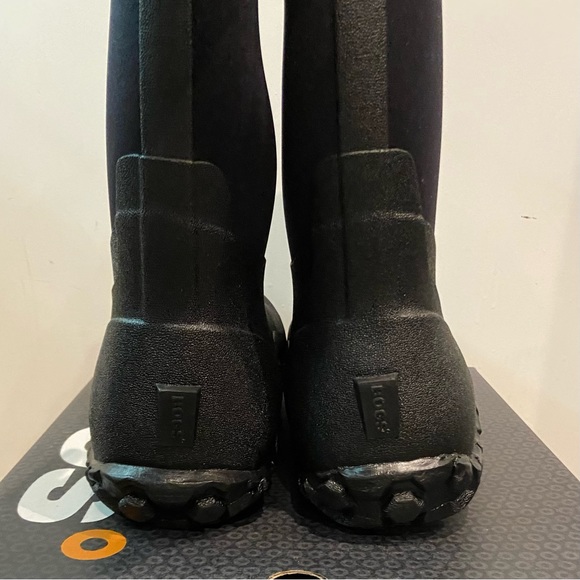 Bogs | Shoes | Nwt Bogs Classic Mid Black Size 3 | Poshmark
